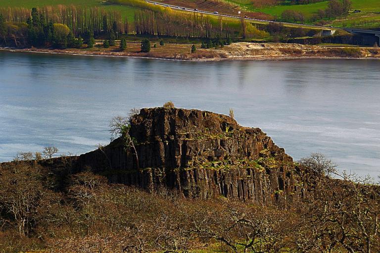 Washington Hikes: The Columbia Gorge Labyrinth Has It All - This Way To ...