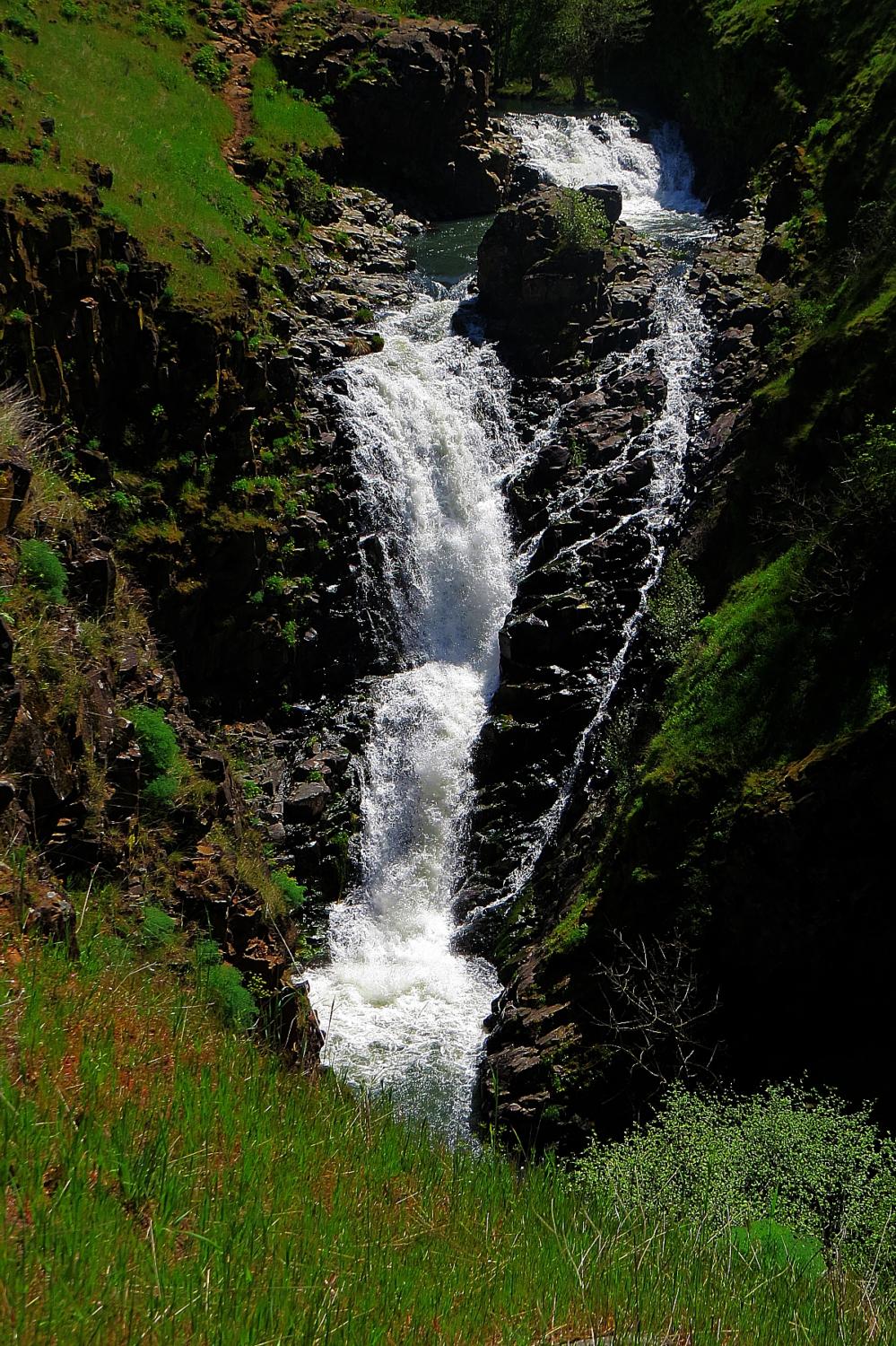 Oregon Waterfall Hikes: Mosier Creek Falls and Mosier Plateau - This ...